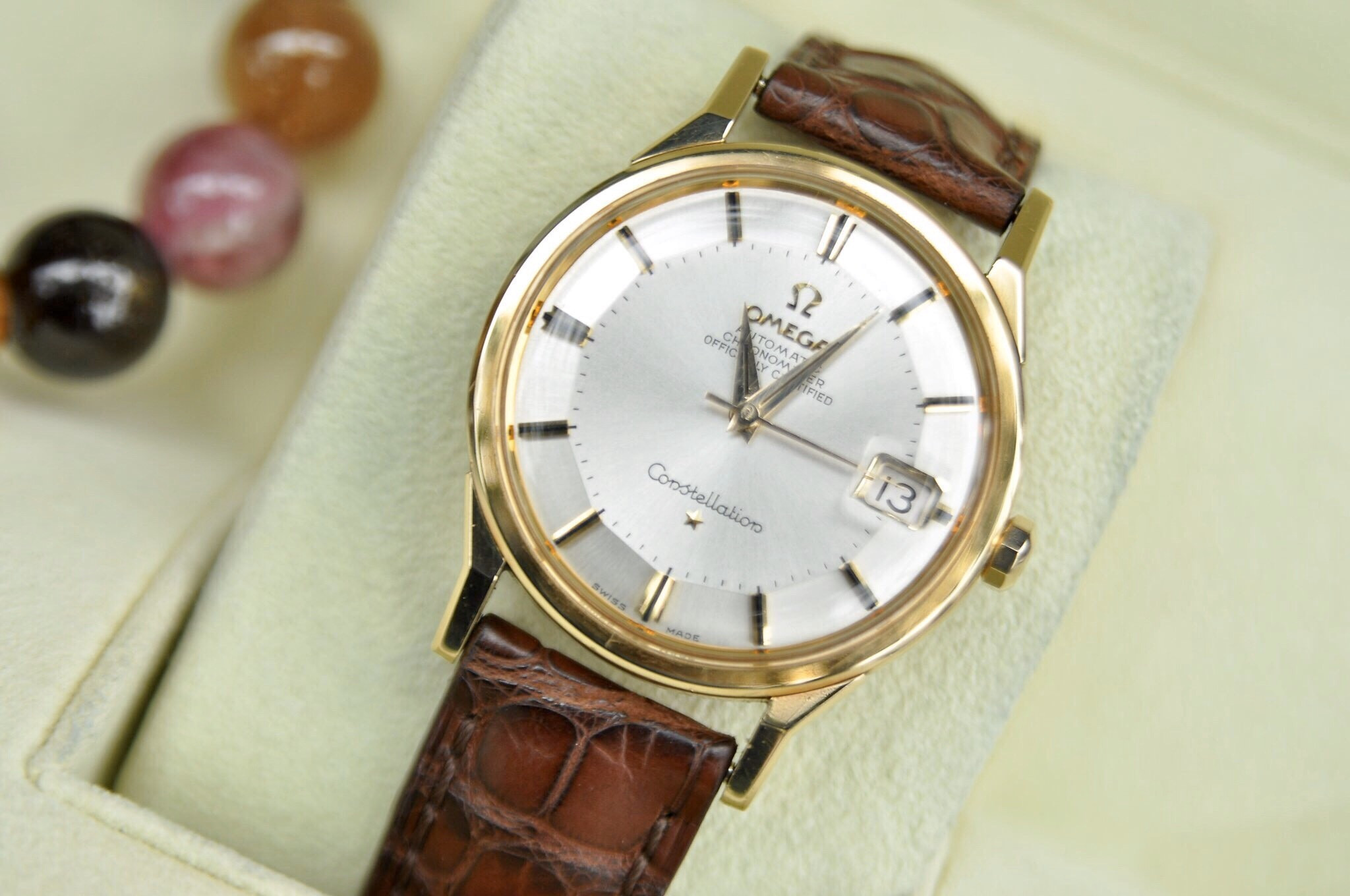 Đồng hồ Omega Bát Quái Càng Gãy: Biểu Tượng Sang Trọng Vượt Thời Gian ...